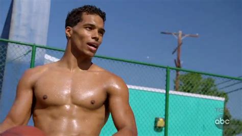 Auscaps Rome Flynn Shirtless In How To Get Away With Murder 5 01 Your