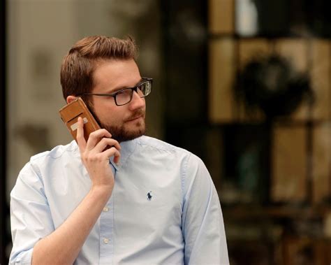 10 Possible Signs He Is Trying To Make Me Jealous