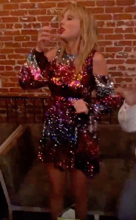 Taylor Swift Dancing