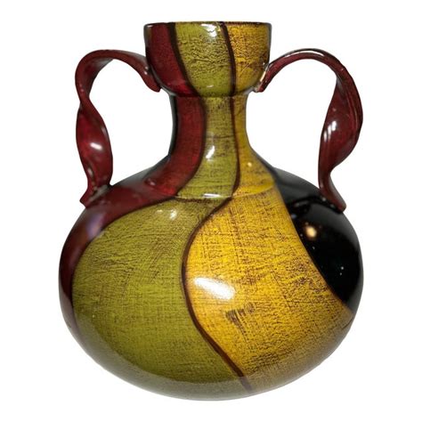 1990s Classically Inspired Round Decorative Art Vase Swirl Design In