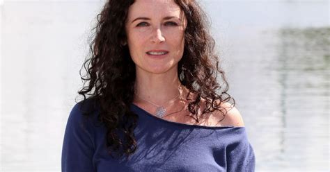 Elsa Lunghini Pendant Le Photocall Pour La Série Mon Frère Bien Aimé