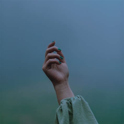 تنهایی غمگین نگارخانه متن نگار