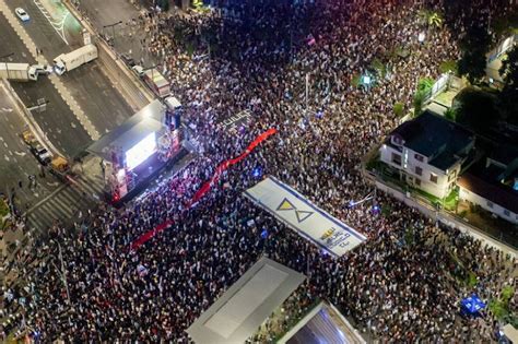 تظاهرات ضخمة في تل أبيب والقدس وحيفا لن ننسى نتنياهو القاتل الميادين