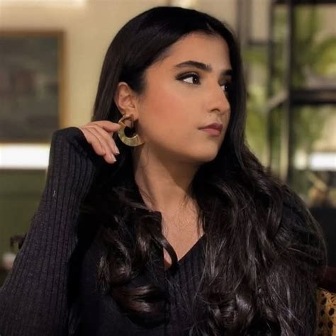 ‎نمرہ آصف‎ Namra Asif • Threads Say More