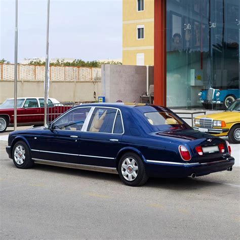 بنتلی آرناژ ۴۵۰ Hr مولینر لیموزین اشرافی با چهره‌ای خاص عکس