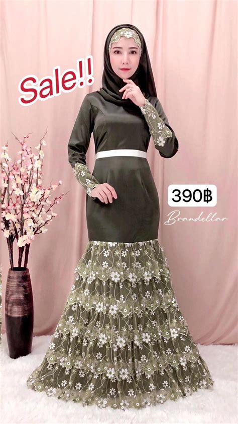 ชุดเดรสทรงหางปลา ซับในเป็นผ้าซาร่า แต่งหางปลาด้วยผ้าลูกไม้อย่างดี จัด Sale ให้ในราคาเพียง 390