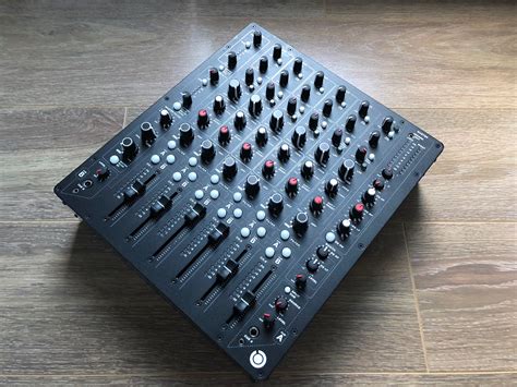 Model 1 Playdifferently Model 1 Audiofanzine