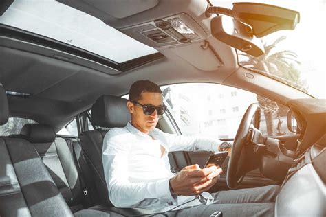 Top 10 Ways To Avoid Driver Distractions Safe Driving Academy