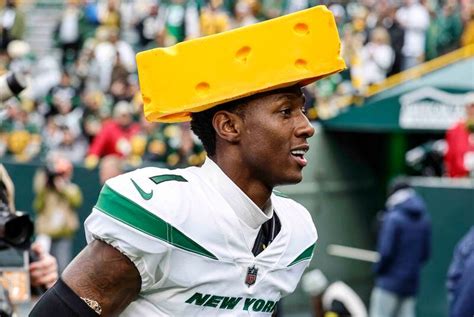 Jets Sauce Gardner Burns Cheesehead To Recruit Aaron Rodgers With