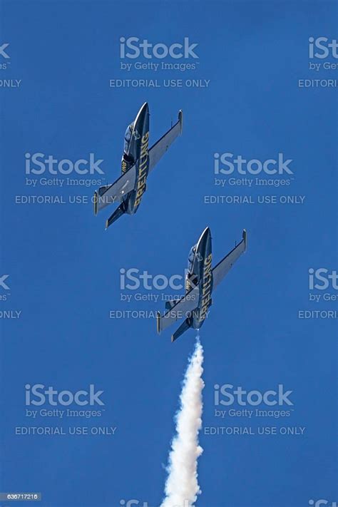 머리 위를 비행 하는 비행기 제트 전투기 Airshow에 대한 스톡 사진 및 기타 이미지 Airshow 개인 비행기 공연