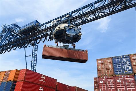 the journey continues containerized5 web app on docker connects to