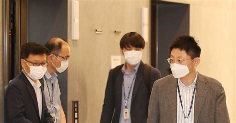 집단 휴진 관련 현장조사 마친 공정위 조사관들