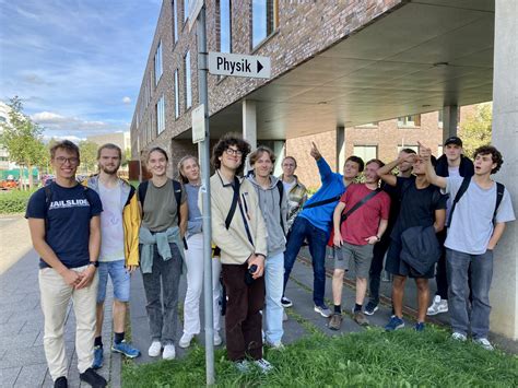 Physik Leistungskurs Besucht Das EXPERT Labor An Der Uni Frankfurt