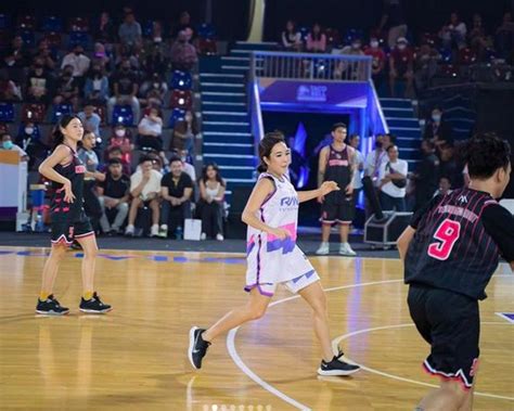 7 Penampilan Gisella Anastasia Berbaju Basket Pakai Nama Punggung Hot