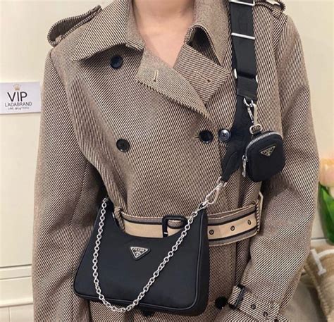 Prada Nylon Re Edition With Strap จัดให้ 2 ใบจุกๆ กระเป๋าสะพายข้าง ทรง Crossbody สวยมากกกก ซื้อ