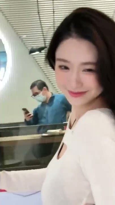 바지가 찢어진 여자 Youtube