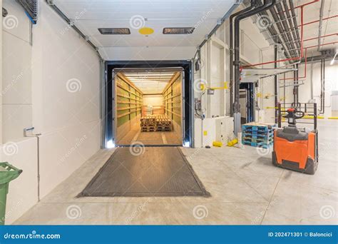 Trailer Loading Bay Stock Image Image Of Shipping Access 202471301