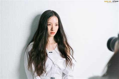 보나김지연 우주소녀 마리끌레르 화보 비하인드 And 조선변호사