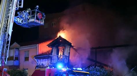Tres Muertos Y 10 Heridos Tras El Derrumbe De Un Edificio En Santander