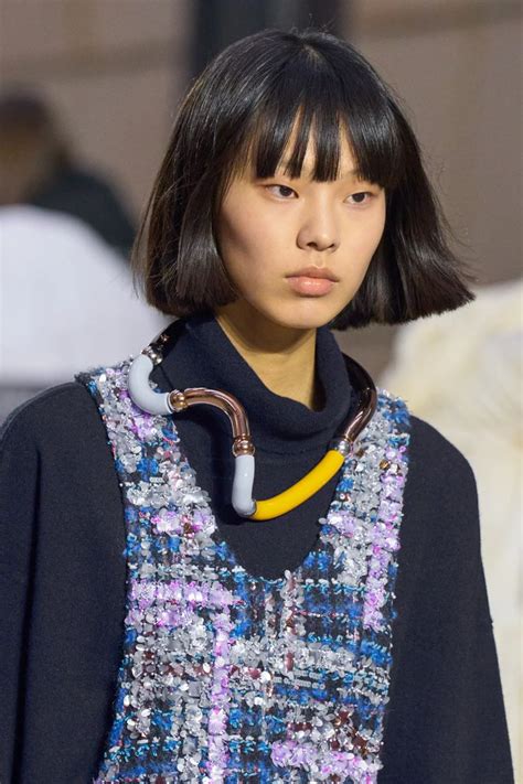 Pin By 621692 On Jewelry Dedign Fashion Fashion Show Jewelry Trends
