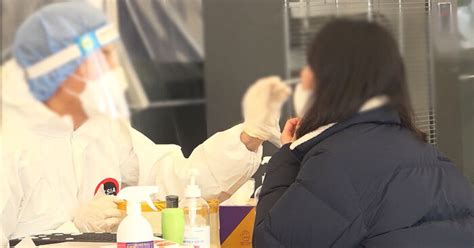 첫 40만 명대 확진 역대 최다치감염병 등급 조정 논의