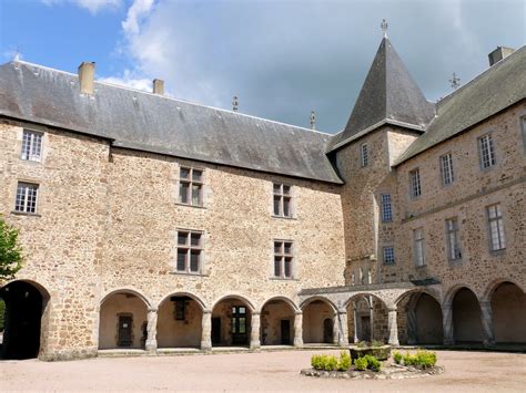 Château de Rochechouart Rochechouart 13 Jahrhundert 16 Jahrhundert