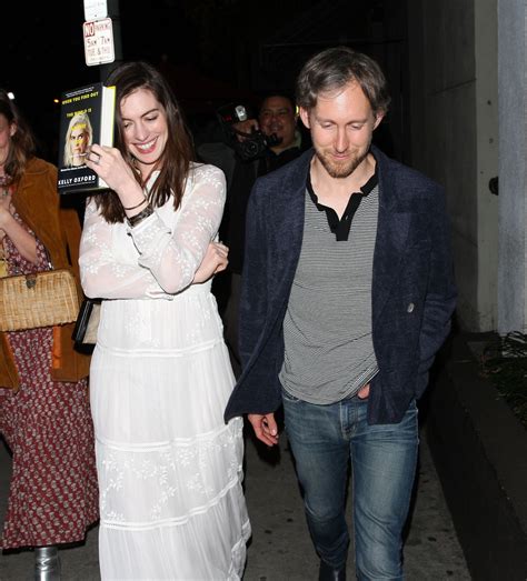 Anne Hathaway And Adam Shulman Craigs Restaurant 04 25 2017 • Celebmafia