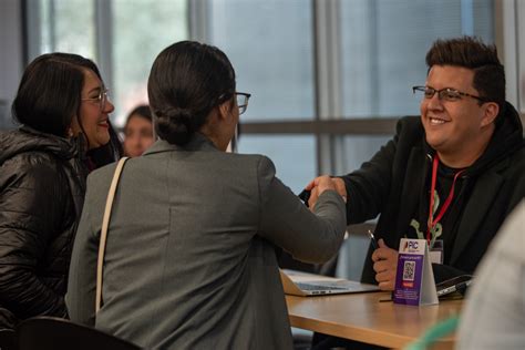 Clúster de Industrias Creativas y Contenidos Cámara de Comercio de Bogotá