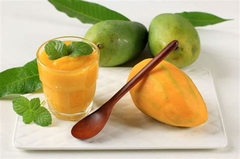 Lassi à la mangue et au gingembre une boisson indienne