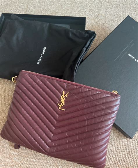 생로랑 모노그램 퀼팅 클러치백 당근 중고거래