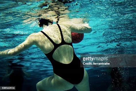 Black Woman Underwater From Behind View Photos And Premium High Res