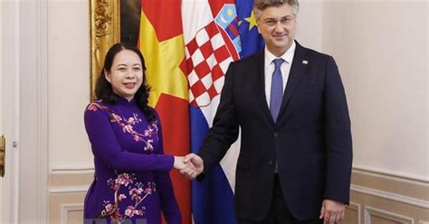 越南国家副主席武氏映春与克罗地亚总理举行会谈