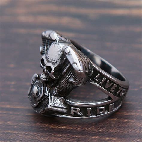 Bague Pistons de Moto Skull Homme d Action Chevalière Impériale