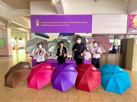 โรงเรียนกาญจนาภิเษกวิทยาลัย นครปฐม พระตำหนักสวนกุหลาบมัธยม กราบ