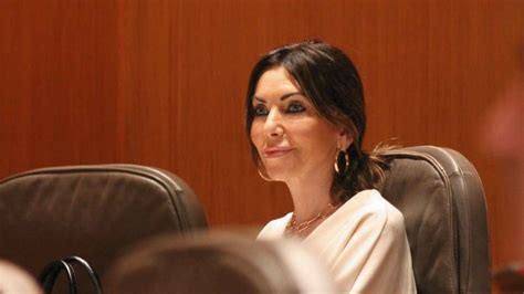 Marta Fernández Vox la presidenta de las Cortes de Aragón borra sus
