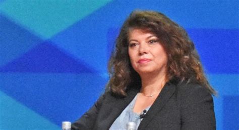 Йотова Комисията за изтребителите не цели да стигне до истината видео Политика Новини Бг