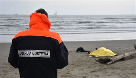 RAVENNA 61enne Kitesurfer Muore A Marina Romea VIDEO
