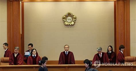 연합시론 표현자유 침해논란 대북전단 살포금지 위헌 결정