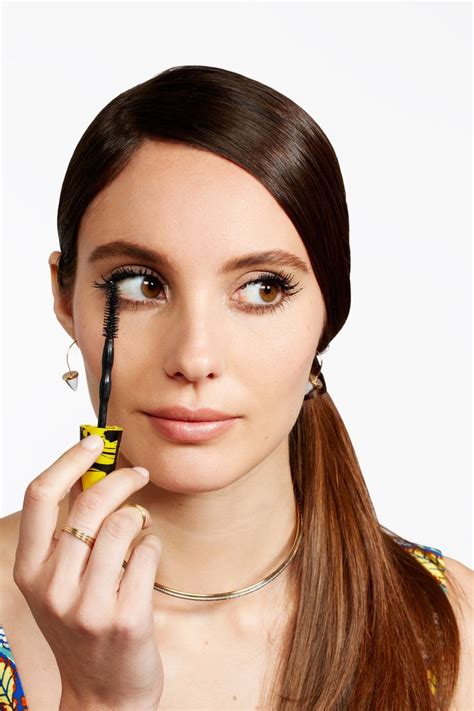 Create The New Teased Lash Trend Clumpy Lash Look Tutorial Marie Claire