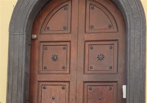 Torre Annunziata Il Palazzo Recupera La Storia E La Foto Diventa Virale Lo Strillone