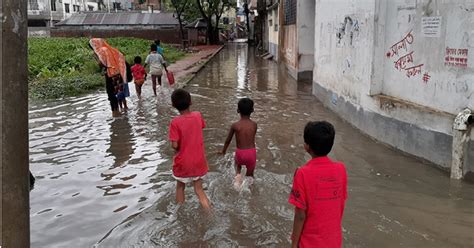 বৃষ্টি হলেই জলাবদ্ধতা কাজে আসেনি ১১ কোটি টাকার প্রকল্প