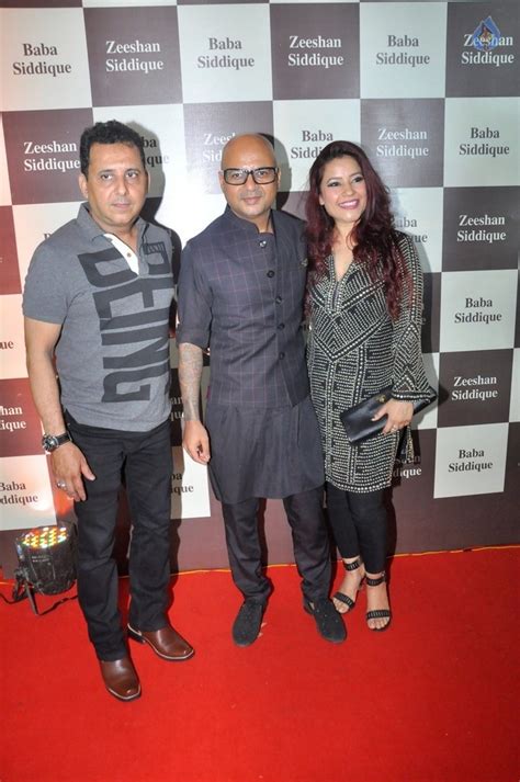 Bollywood Celebrities At Baba Siddique Iftar Party Photo 30 Of 78
