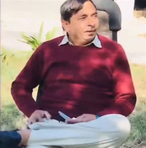 Hairan Vines زما پیج درسرہ فالو کے Facebook