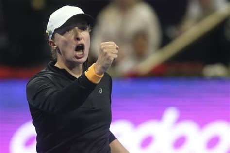 Swiatek Sweeps Aside Pegula To Retain Qatar Open Title