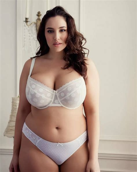 Пышная красота Curvy Lingerie фото изображения и картинки
