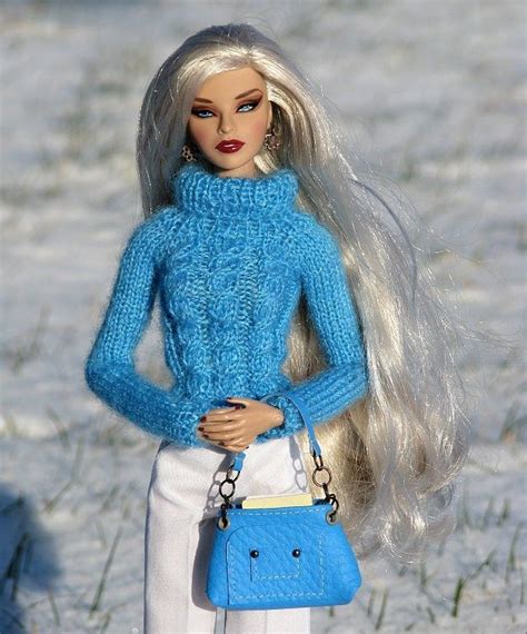 Sophia Marbus adlı kullanıcının Doll dress making panosundaki Pin Giysiler Barbie giysileri
