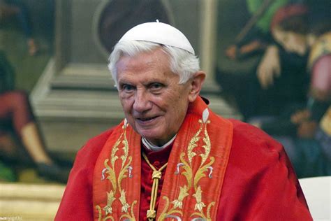 Elhunyt Xvi Benedek Nyugalmazott Pápa