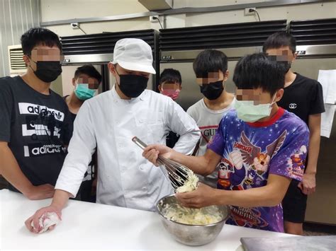 高市毒防局與青少年關懷協會 助少年贏取職場「釣竿」翻轉人生