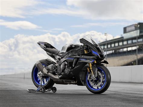New 2026 Yamaha Yzf R1m Kodiak Ak Specs Price Photos Carbon Fiber