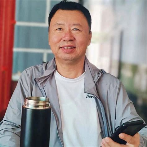 【辽宁丨阜新】王洪伟丨雪落元宵流动泉流花灯